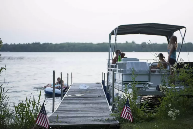 Landau Pontoon Boats for Sale - Lake Madison Landau Boat Dealer