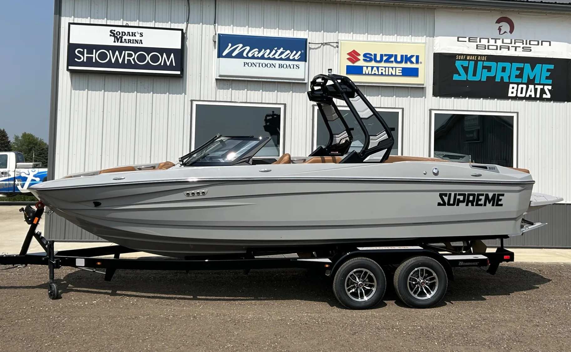 2024 Supreme S220 - Sodak's Marina